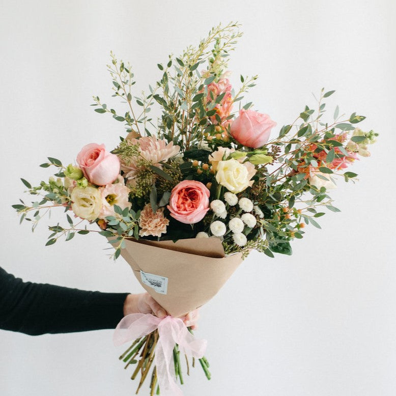 Designer’s Choice Wrap Bouquet – The Flower Company